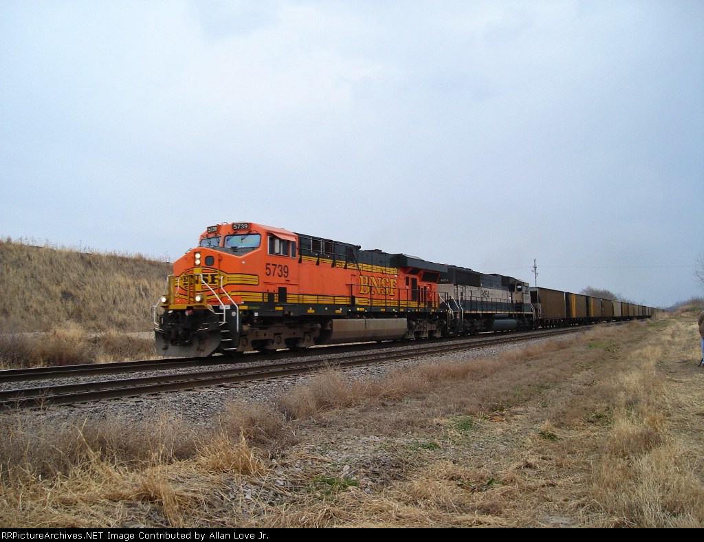 BNSF 5739